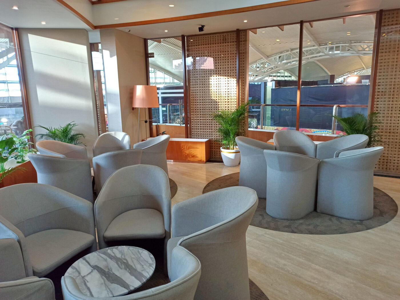 Review: Garuda Business Lounge @ the International Terminal, Bali (DPS ...