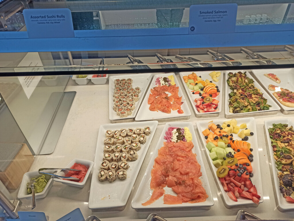 Review: Los Angeles American Airlines Flagship Lounge