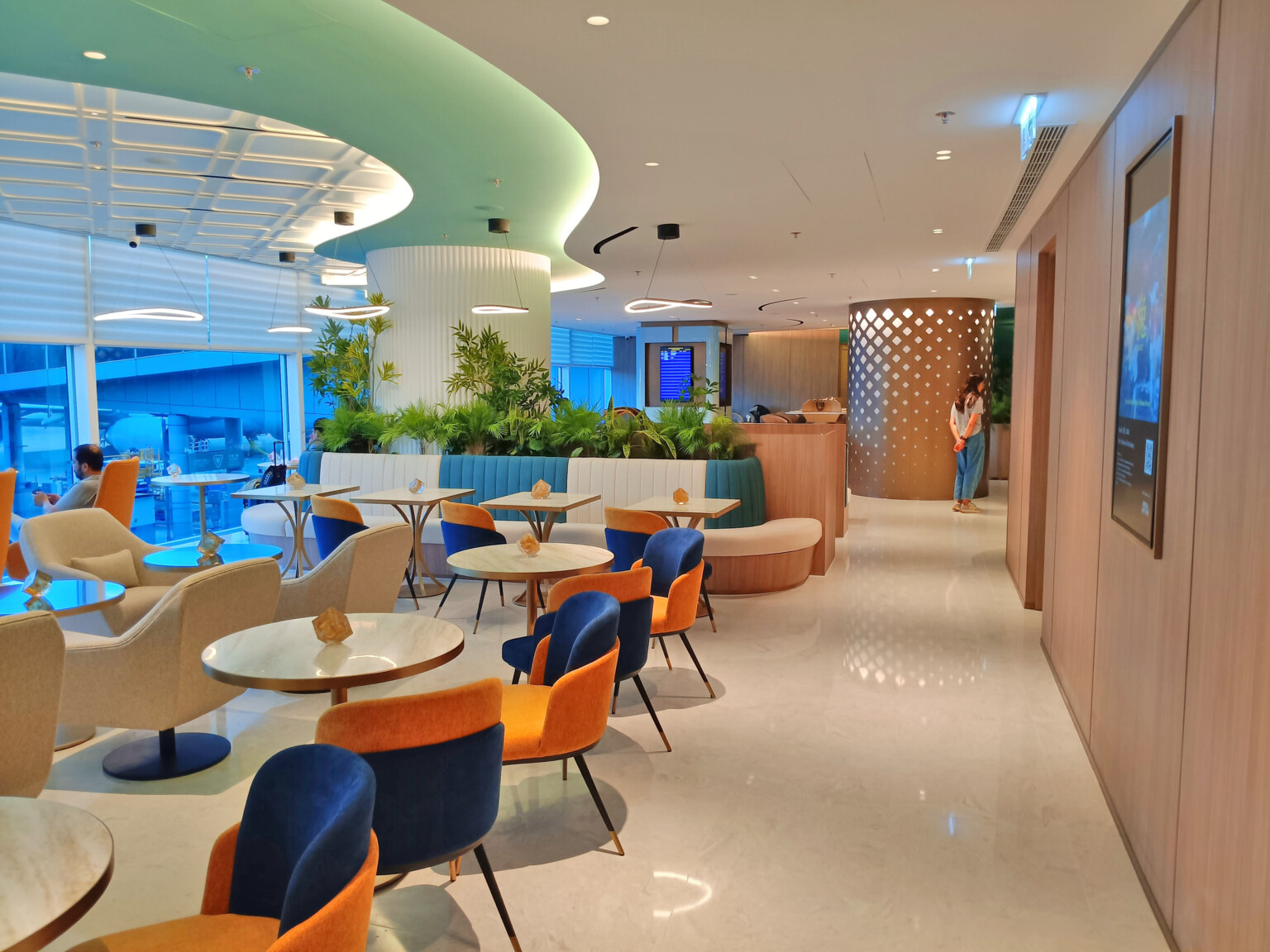 Lounge Review: Kyra Lounge Hong Kong (HKG) - No Work All Travel