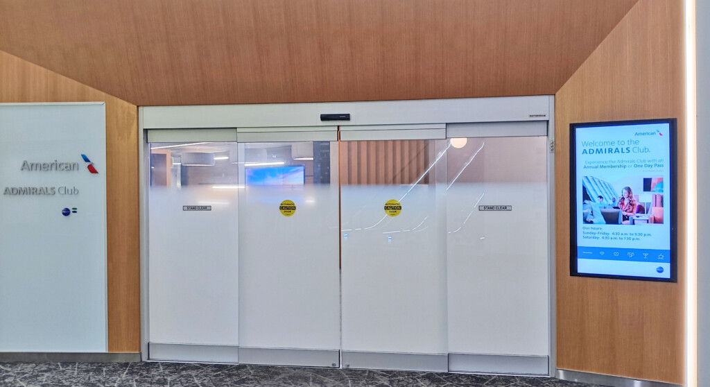 Lounge Review: AA Admirals Club NY LaGuardia (LGA) - No Work All Travel